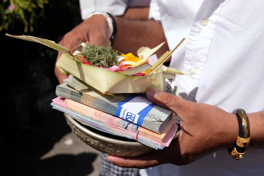 Ucapan Hari Raya Kuningan 29 November 2025 Bahasa Bali & Artinya