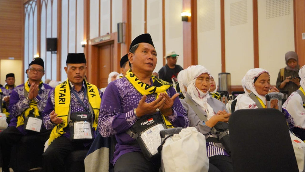 Menag Lepas Jemaah Haji Kloter Pertama, Ingatkan Niat & Disiplin