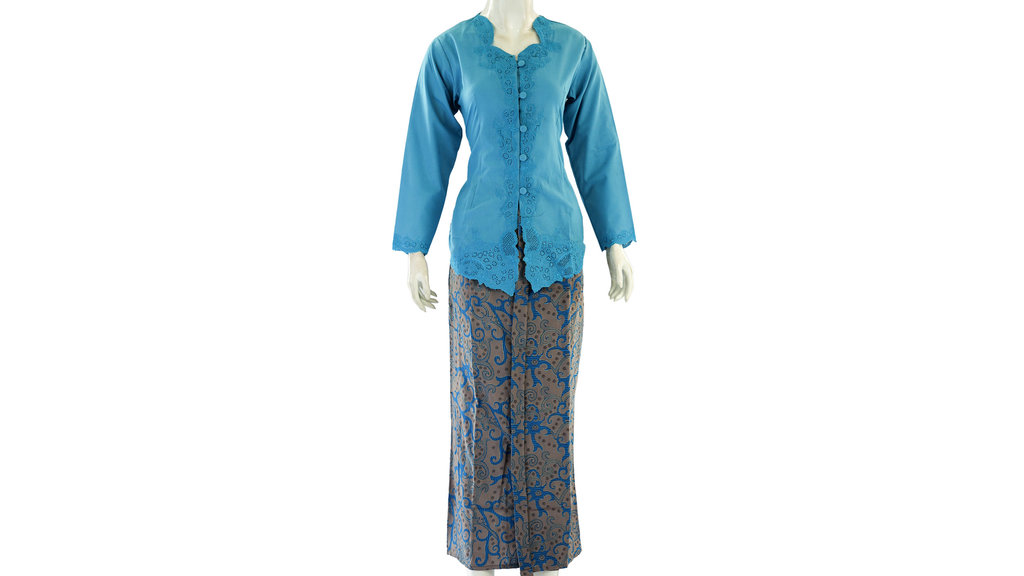 10 Inspirasi Rok Kebaya untuk Wisuda