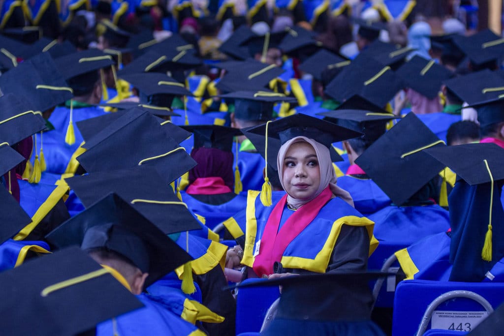 Generasi Mismatch dan Rapuhnya Pasar Kerja Indonesia