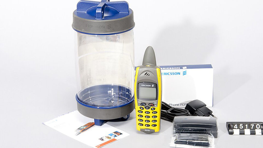 Legenda Ericsson R310 Sirip Hiu