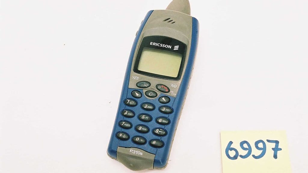 Legenda Ericsson R310 Sirip Hiu