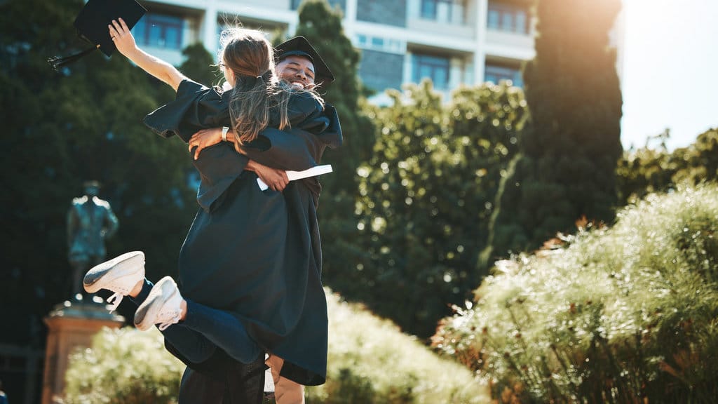 50 Ucapan Wisuda untuk Pacar yang Romantis, Sweet, dan Menarik