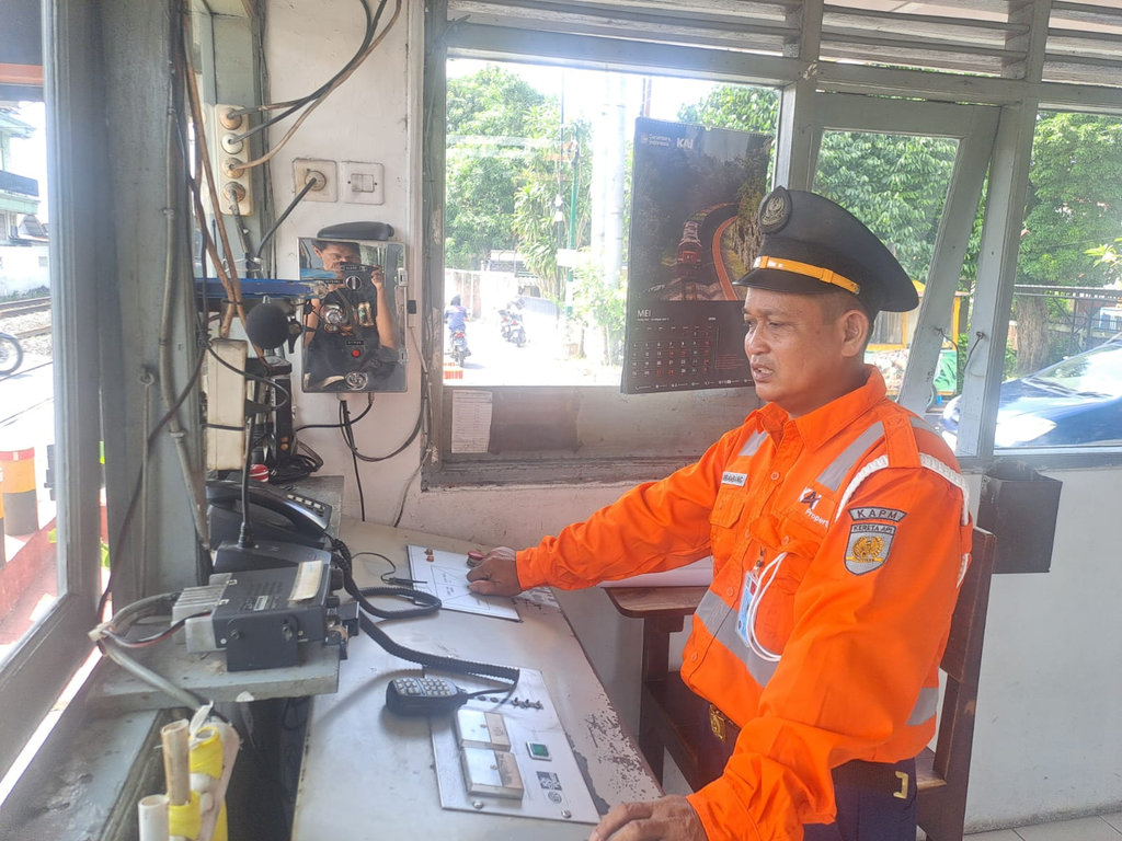 Sepotong Kisah Subambang, Sang Penjaga Palang KA Menghalau Maut