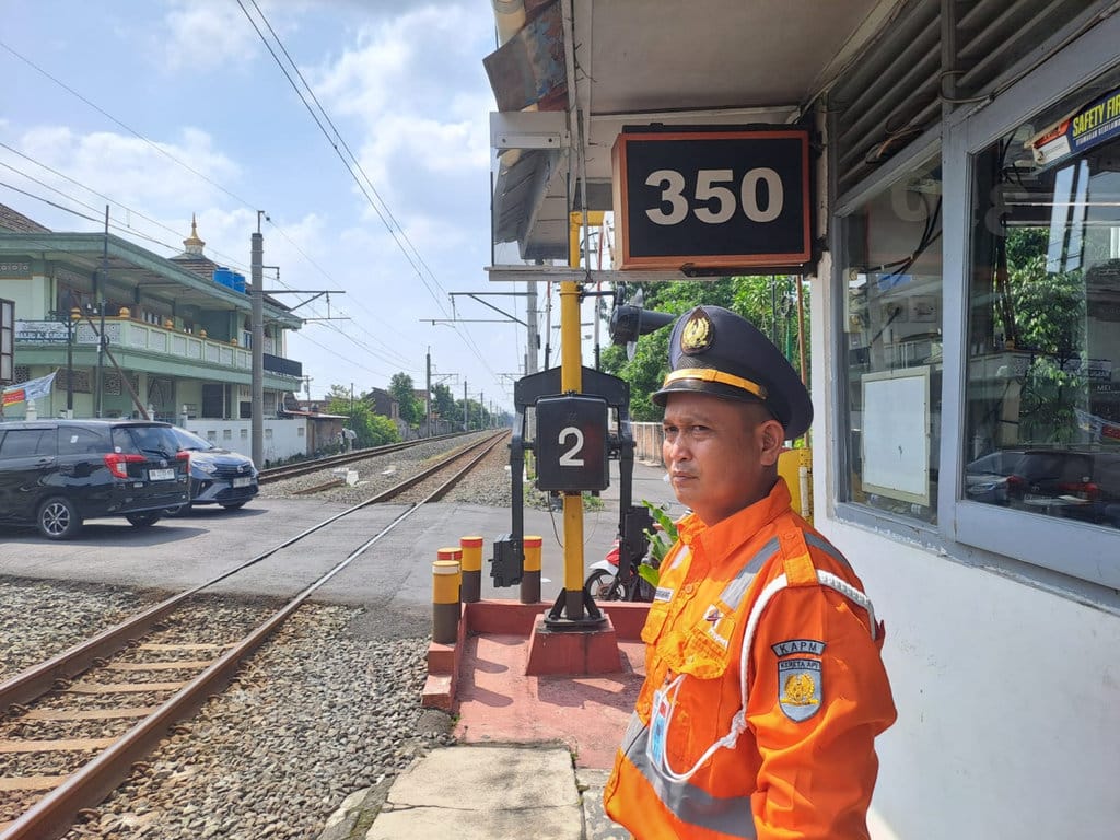 Sepotong Kisah Subambang, Sang Penjaga Palang KA Menghalau Maut