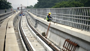 Progres Pembangunan Stasiun LRT Taman Mini - Foto Tirto.ID