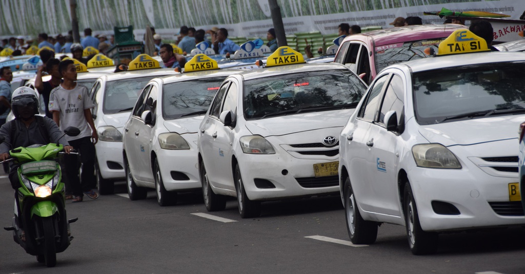 Pendapatan Taksi Express Anjlok dan Harus PHK 250 Pekerja