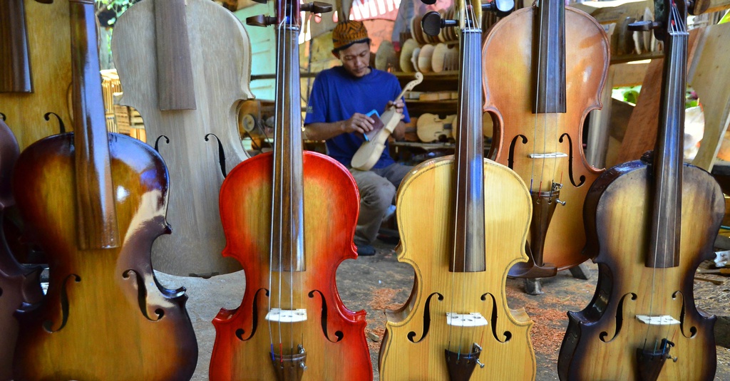 Biola Bambu "Made in" Kudus