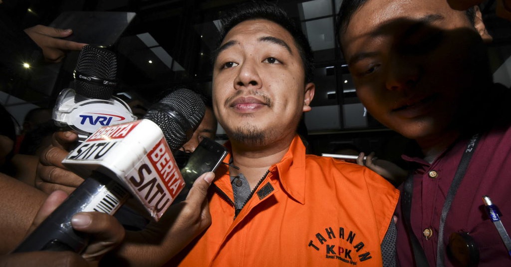 Wali Kota Kendari Adriatma Bungkam Usai Diperiksa Sebagai Tersangka Wali Kota Kendari Adriatma Bungkam Usai Diperiksa Sebagai Tersangka