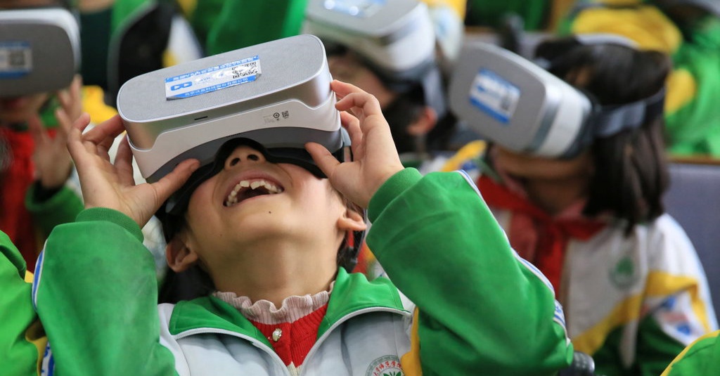 Perbedaan Teknologi Virtual Reality dengan Augmented Reality Perbedaan Teknologi Virtual Reality dengan Augmented Reality