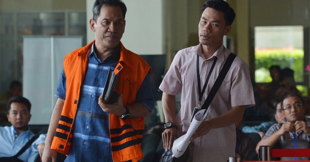 Perantara Suap Bupati Hulu Sungai Tengah Didakwa Terima Uang Rp3,6M Perantara Suap Bupati Hulu Sungai Tengah Didakwa Terima Uang Rp3,6M