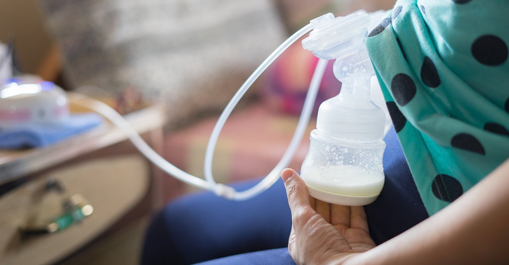 Apa Saja Persiapan Pemberian ASI Perahan Ibu yang Bekerja?