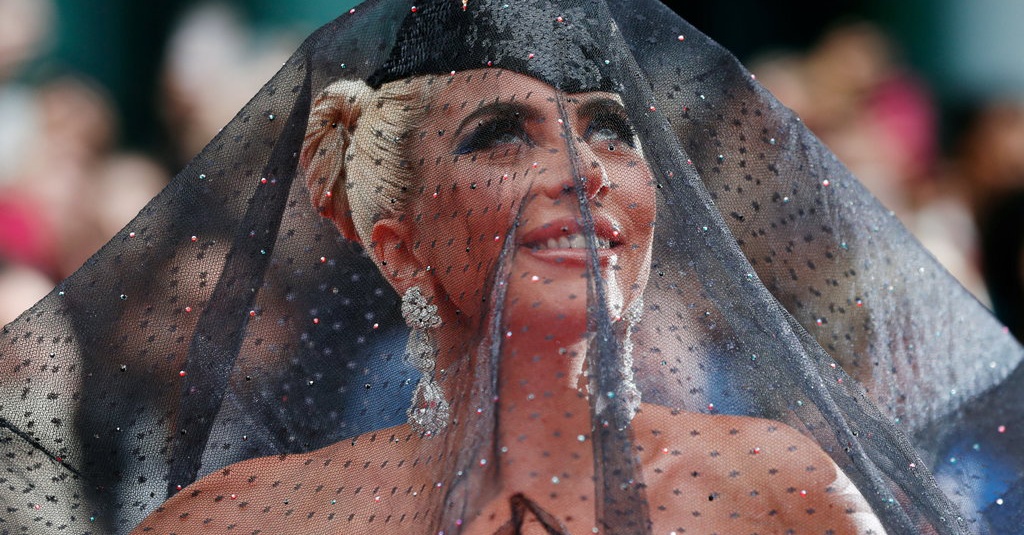 Lady Gaga & Celine Dion Hapus Lagu Kolaborasi dengan R Kelly