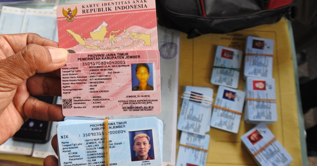 Polisi Amankan Seperempat Karung E-KTP yang Dibuang di Pondok Kopi