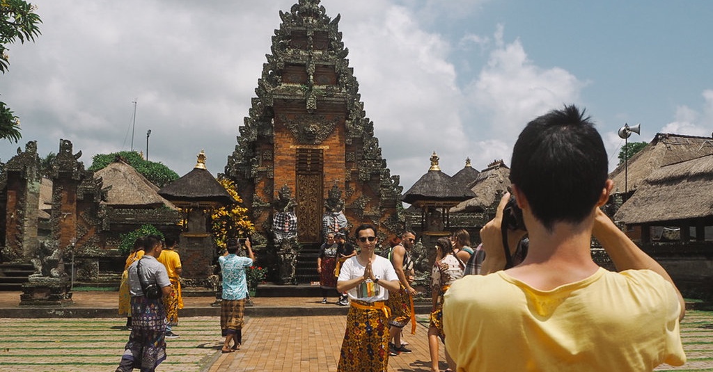 Mengobral Bali ke Turis Cina