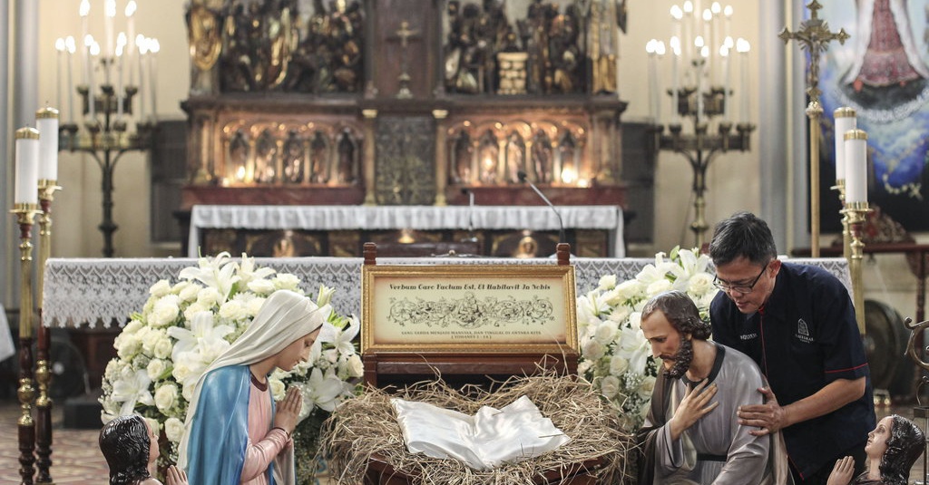 Cara Gereja Katedral Menyambut Misa Malam Natal 2018