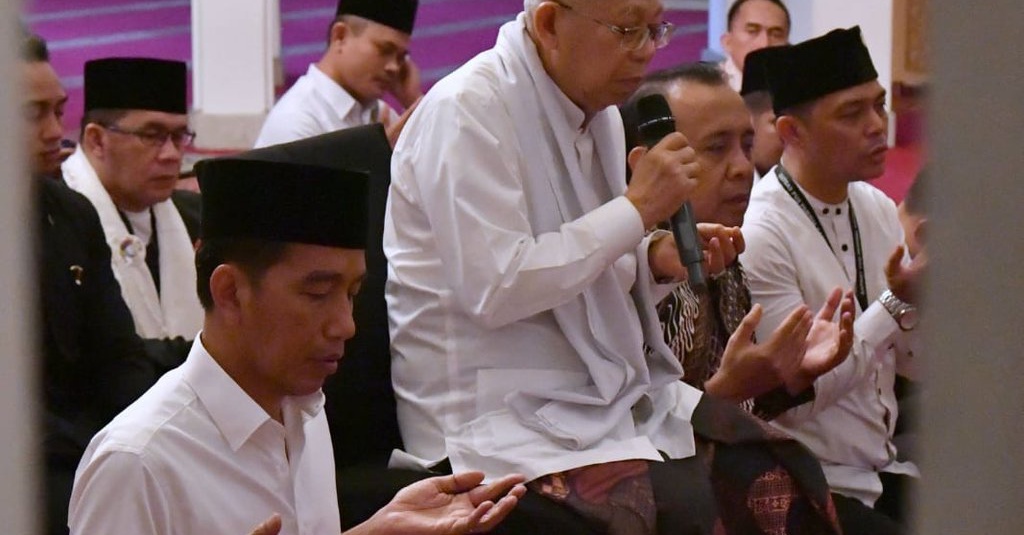 Sebelum Debat, Jokowi-Ma'ruf Amin Salat Magrib Berjamaah Sebelum Debat, Jokowi-Ma'ruf Amin Salat Magrib Berjamaah