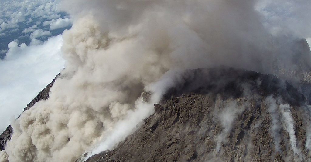 Gunung Merapi Luncurkan Awan Panas Lima Kali Beruntun