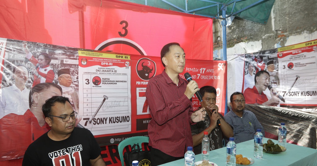 Politisi PDIP Menemui Warga Kedoya