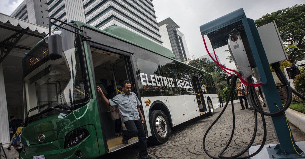 Harga Bus Listrik Lebih Mahal, Transjakarta Pastikan Tarif Tak Naik