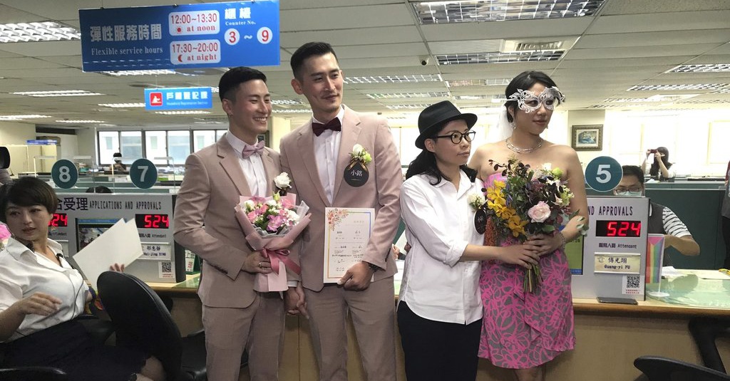 Ratusan Pasangan Sesama Jenis Daftarkan Pernikahan di Taiwan