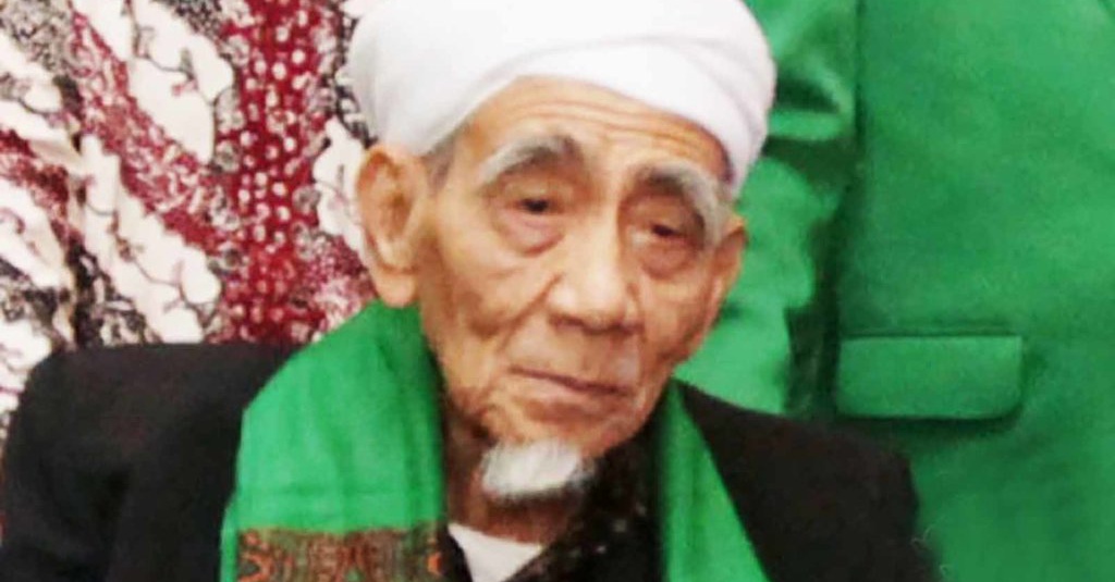 Gus Yasin Ziarah Makam Mbah Maimun ke Makkah