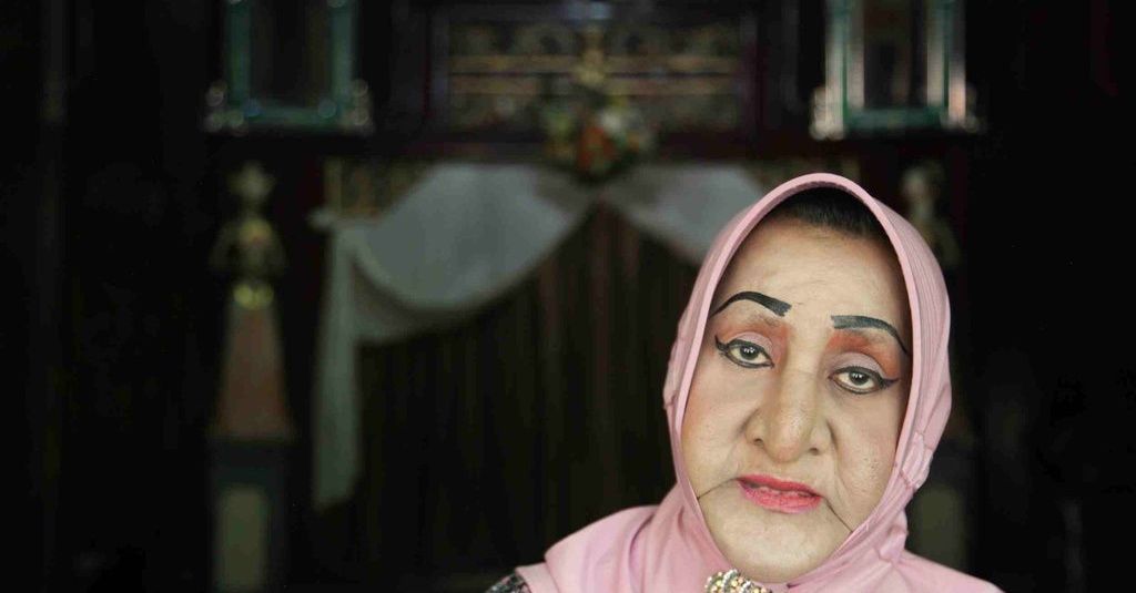 Profil Shinta Ratri Pendiri Ponpes Waria yang Meninggal Dunia