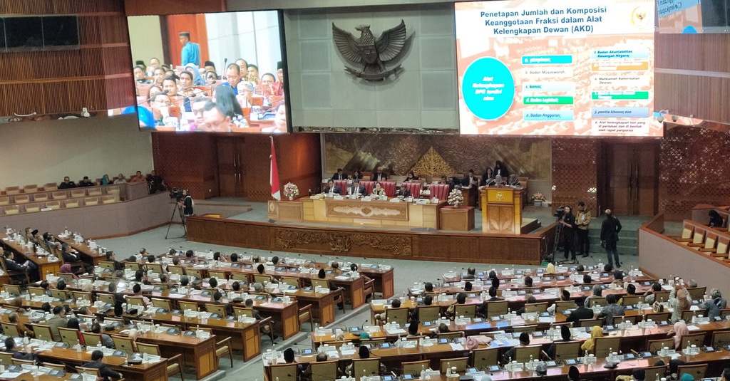 DPR-Pemerintah Tetap Sahkan RUU Minerba Meski Diprotes Banyak Pihak DPR-Pemerintah Tetap Sahkan RUU Minerba Meski Diprotes Banyak Pihak