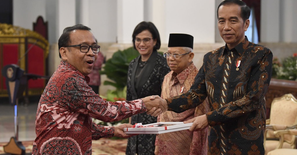 Pratikno Jawab Soal Isu Reshuffle & Kursi Wakil Menteri yang Kosong Pratikno Jawab Soal Isu Reshuffle & Kursi Wakil Menteri yang Kosong