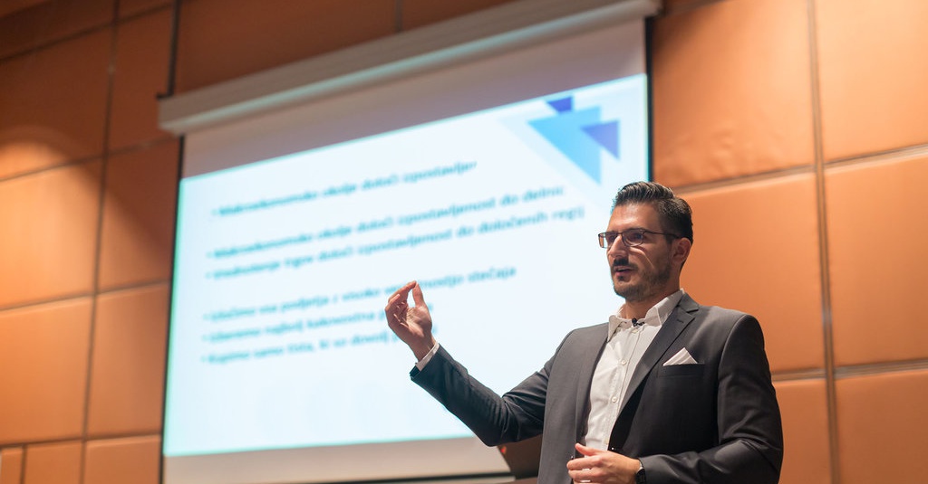 Software Aplikasi Presentasi PowerPoint: Pengertian dan Fungsinya