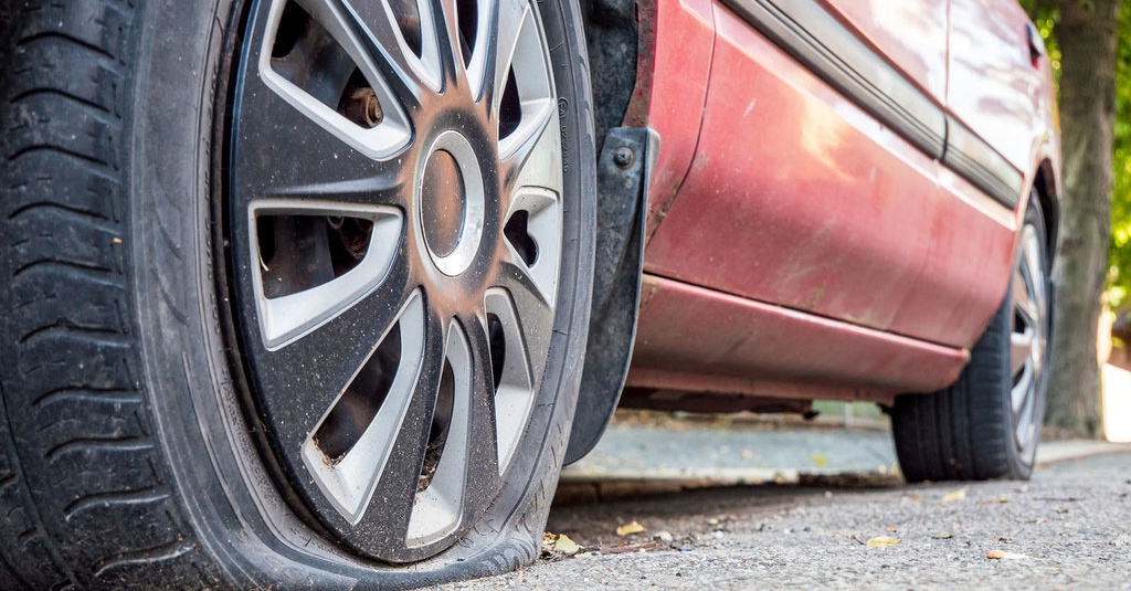 Cara Mudah Mengatasi Ban Bocor atau Kempes Saat Perjalanan Mudik