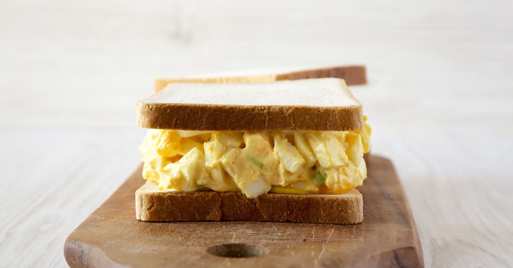 Menu Ramadan Mudah dan Enak: Resep Roti Telur Mayo