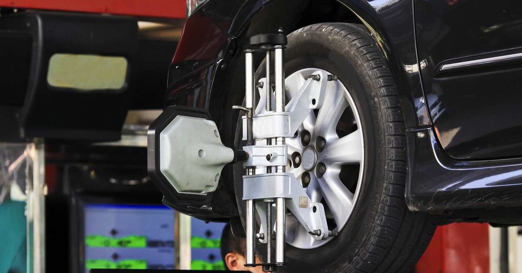 Rotasi Ban Mobil: Manfaat, Teknik & Waktu yang Tepat untuk Merotasi