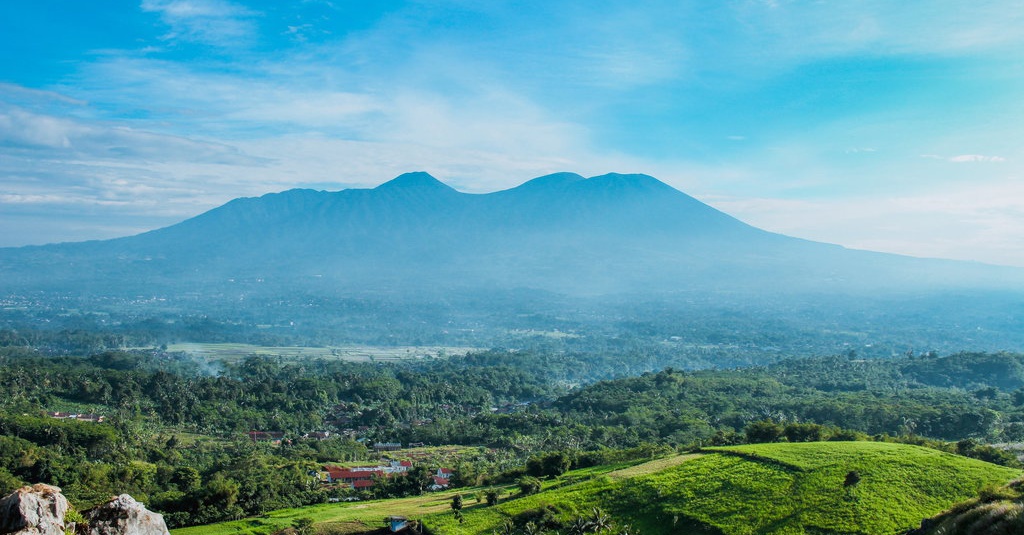 Sejarah Gede Pangrango: Kabuyutan, Perkebunan Teh, dan Laboratorium