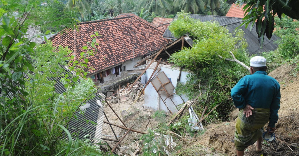 Lima Santri Meninggal akibat Tebing Longsor di Pamekasan