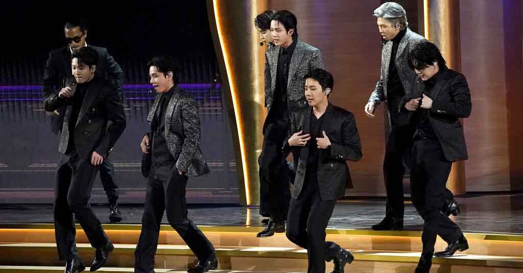 Daftar Pemenang The Fact Music Awards 2022: BTS Sabet Daesang