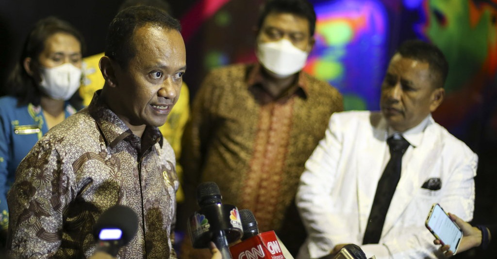 Menteri Investasi Dalami Kasus Penutupan Izin Holywings