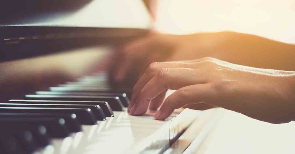 Contoh 10 Alat Musik Melodis, Cara Memainkan dan Sumber Bunyinya