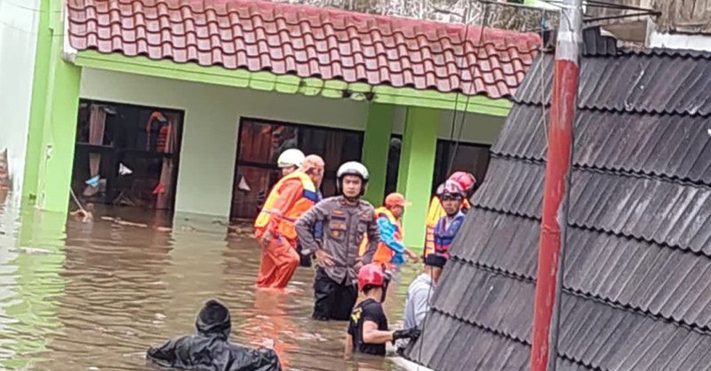 BPBD DKI: 17 Ruas Jalan & 41 RT di Jakarta Banjir hingga 170 cm