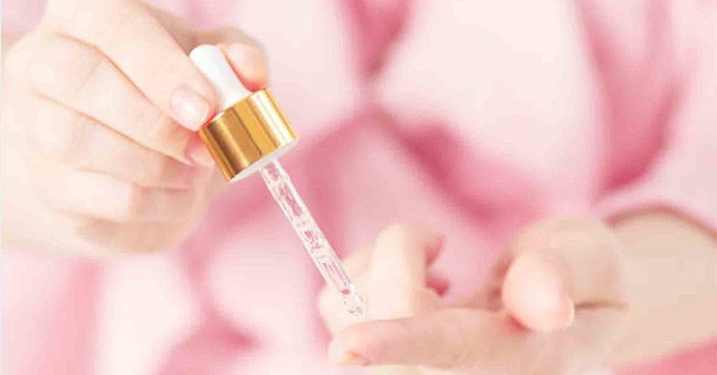 Cara Memakai Serum Wajah yang Benar, Manfaat, & Rekomendasinya