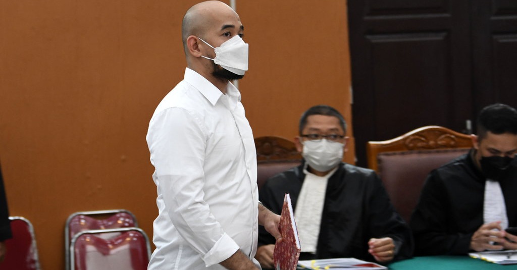 Baiquni Wibowo Salin Rekaman CCTV terkait Kasus Sambo