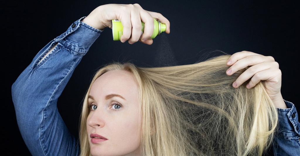 Fungsi Dry Shampoo, Cara Pakai Sampo Kering, dan Cara Kerjanya