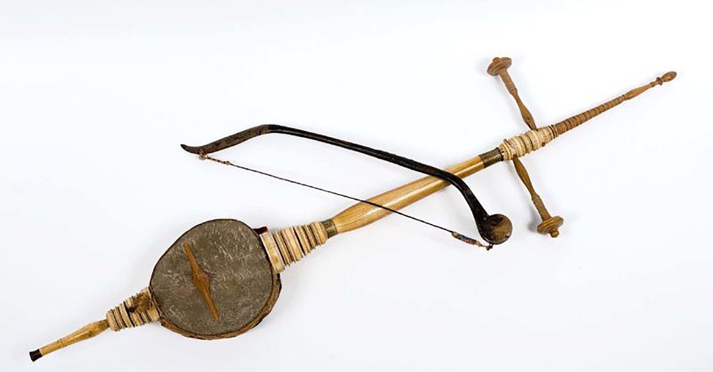 Contoh Alat Musik Tradisional yang Digesek: Arababu hingga Rebab