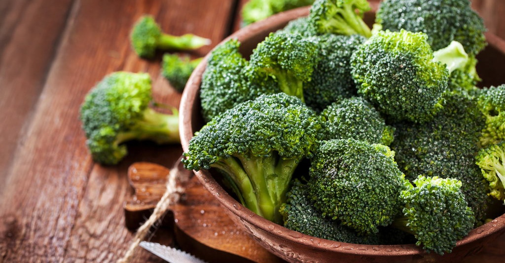 5 Cara Memasak Brokoli Agar Tetap Hijau dan Renyah