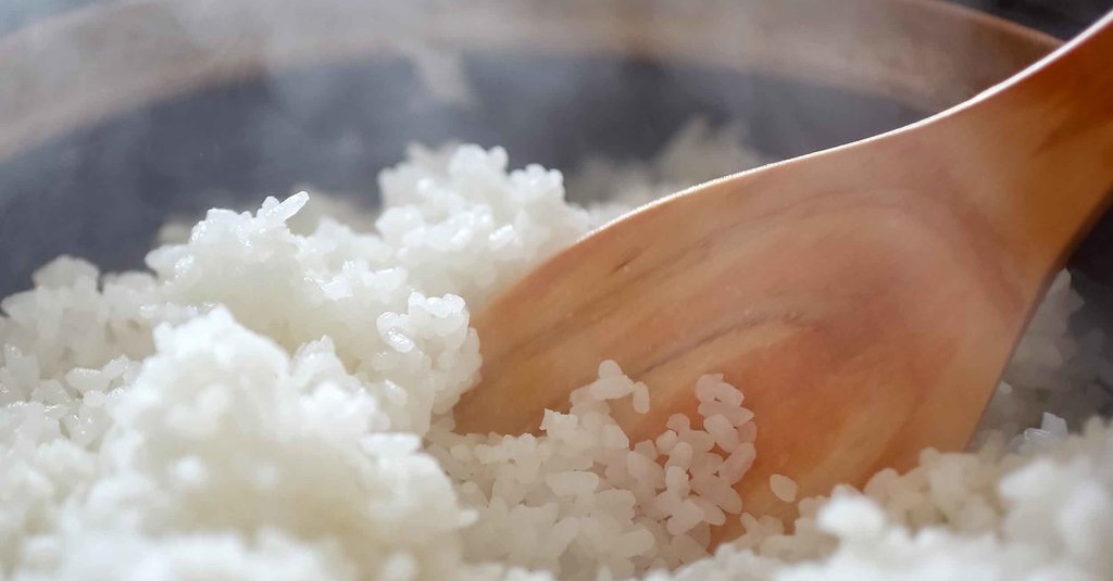 Tips & Cara Memasak Nasi dalam Skala Besar Agar Matang Sempurna