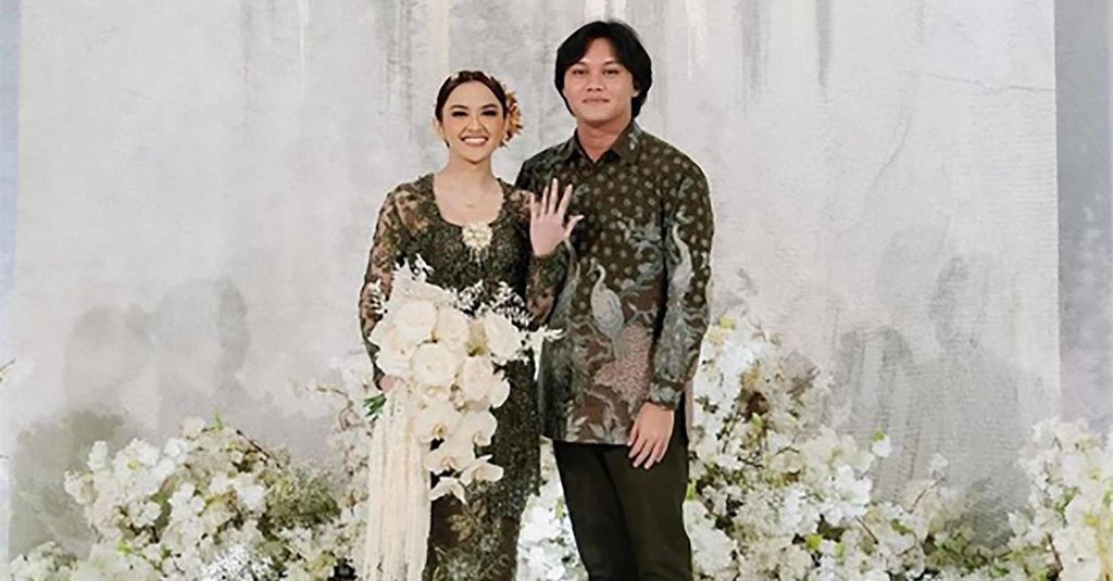 Rekomendasi Baju Lamaran Seperti Rizky Febian & Mahalini Raharja