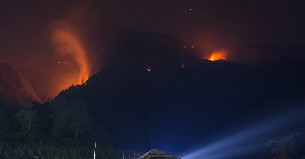 BNPB Sebut Kebakaran Hutan Terjadi Lagi di Gunung Lawu BNPB Sebut Kebakaran Hutan Terjadi Lagi di Gunung Lawu
