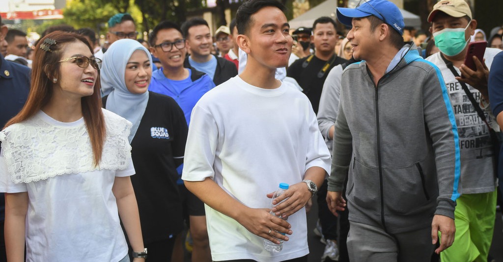 Gibran Kunjungi Pasar Rawasari, Cek Harga Cabai yang Melejit