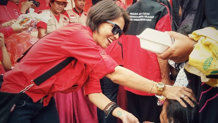 Siapa Novi Bule PDIP yang Ngaku Dipersekusi karena Rocky Gerung?