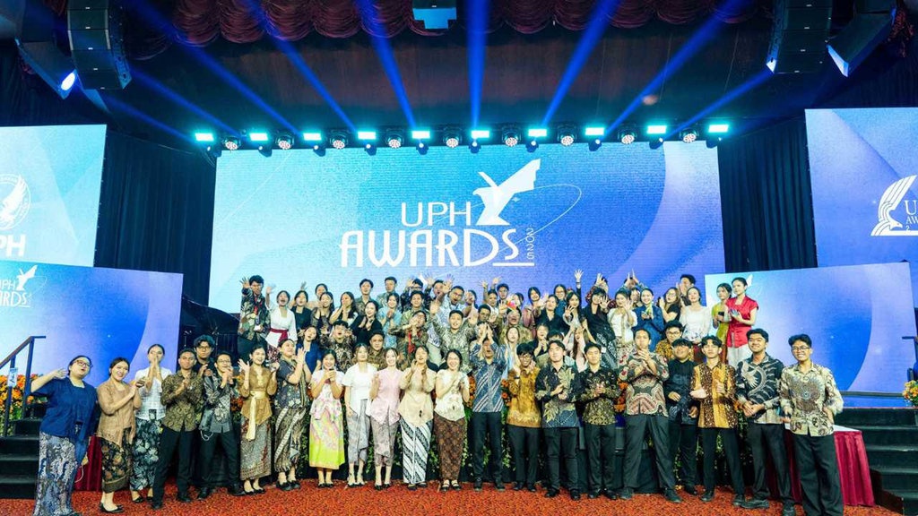 UPH Apresiasi 501 Mahasiswa Berprestasi Lewat UPH Awards 2025